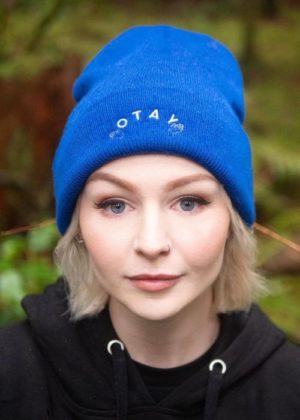 Kris Collins Height, Weight, Age, Boyfriend, Family, Facts, Biography