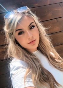 BrookeAB Height, Weight, Age, Boyfriend, Family, Facts, Biography