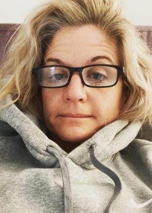 Glennon Doyle Height, Weight, Family, Spouse, Education, Biography