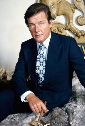 Roger Moore Height, Weight, Age, Facts, Biography, Spouse, Family