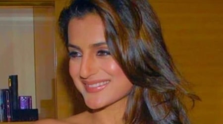Ameesha Patel Height, Weight, Age, Family, Facts, Education, Biography
