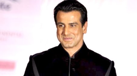 Ronit Roy Height, Weight, Age, Facts, Spouse, Family, Biography