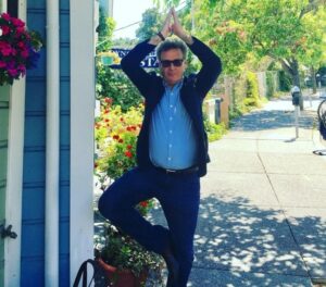 Greg Proops Height, Weight, Age, Spouse, Family, Facts, Biography