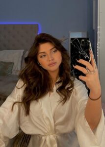 Laura Genovino Height, Weight, Age, Boyfriend, Facts, Biography