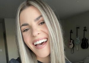 Tenille Arts Height, Weight, Age, Boyfriend, Family, Facts, Biography