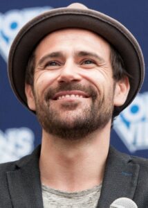 Matt Ryan (Actor) Height, Weight, Age, Girlfriend, Biography, Family