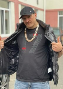 Oleksandr Usyk Height, Weight, Family, Spouse, Education, Biography