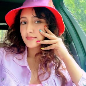 Shivya Pathania Height, Weight, Age, Boyfriend, Biography, Family