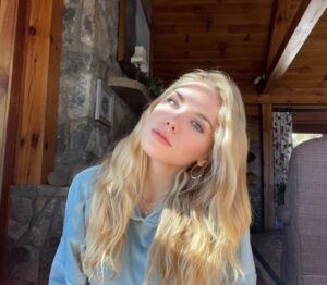 MacKenzie Mauzy Height, Weight, Age, Boyfriend, Biography, Family