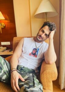Umar Riaz Height, Weight, Age, Girlfriend, Biography, Family, Facts