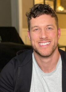 Clayton Echard Height, Weight, Age, Girlfriend, Family, Facts, Biography