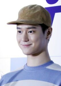 Go Kyung-pyo Height, Weight, Age, Girlfriend, Biography, Family