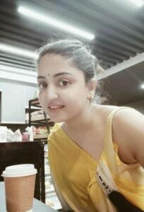 Poonam Kaur Height, Weight, Age, Boyfriend, Biography, Family, Facts