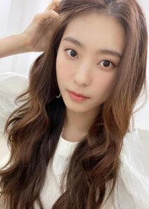 Yoon Bo-ra Height, Weight, Age, Boyfriend, Family, Facts, Biography