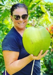 Keely Shaye Smith Height, Weight, Age, Spouse, Biography, Facts