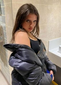 Mae Muller Height, Weight, Age, Family, Facts, Education, Biography