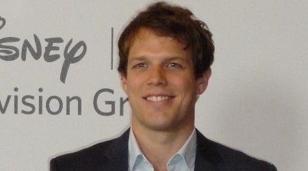 Jake Lacy Height, Weight, Age, Family, Biography, Spouse, Facts