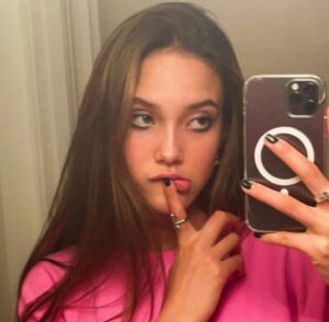 Eileen Gu Height, Weight, Age, Boyfriend, Family, Facts, Biography