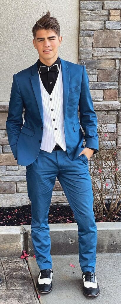 Warden Bates Height, Weight, Age, Girlfriend, Family, Facts, Biography