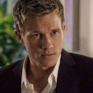 Warren Kole Height, Weight, Age, Girlfriend, Family, Facts, Biography