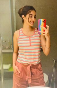 Simratt Kaur Height, Weight, Age, Boyfriend, Family, Biography