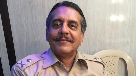 Shishir Sharma Height, Weight, Age, Spouse, Biography, Family