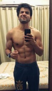 Ayush Mehra Height, Weight, Age, Girlfriend, Family, Facts, Biography