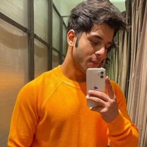 Siddharth Sharma Height, Weight, Age, Girlfriend, Family, Facts, Biography