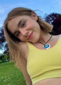 Clara Galle Height, Weight, Age, Boyfriends, Biography, Family, Facts