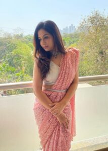 Poorva Gokhale Height, Weight, Age, Spouse, Biography, Family
