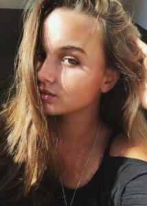 Clara Burel Height, Weight, Age, Boyfriend, Facts, Biography