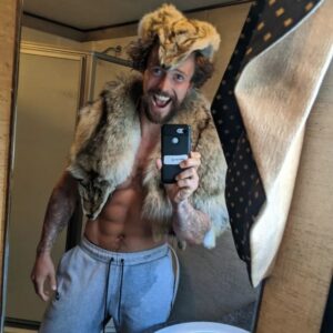 Leo Suter Height, Weight, Age, Girlfriend, Family, Facts, Biography