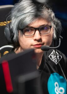 Sneaky (Gamer) Height, Weight, Age, Family, Facts, Girlfriend, Biography