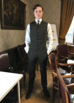 Douglas Smith Height, Weight, Age, Family, Biography, Facts