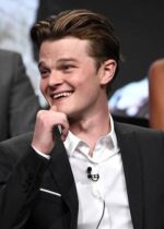 Robert Aramayo Height, Weight, Age, Family, Facts, Biography