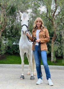 Jennifer Flavin Height, Weight, Age, Spouse, Children, Biography