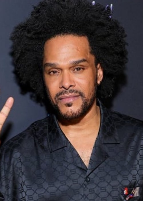 Maxwell Musician Height Weight Age Family Facts Biography