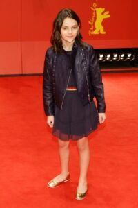 Dafne Keen Height, Weight, Age, Family, Biography, Facts