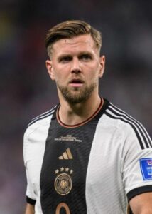 Niclas Füllkrug Height, Weight, Family, Facts, Spouse, Biography