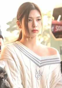 Bae (NMIXX) Height, Weight, Age, Facts, Family, Biography