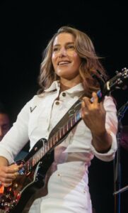 Caroline Jones Height, Weight, Age, Family, Biography