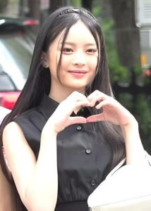 Hanni (NewJeans) Height, Weight, Age, Facts, Family, Biography