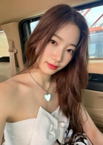 Kazuha (Le Sserafim) Height, Weight, Age, Family, Facts