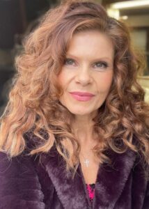 Lolita Davidovich Height, Weight, Age, Biography, Spouse, Children