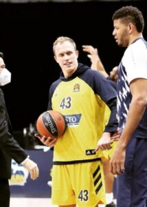 Luke Sikma Height, Weight, Family, Facts, Education, Biography