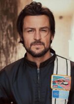 Tyler Hynes Height, Weight, Age, Family, Biography, Facts
