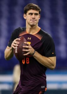 Daniel Jones Height, Weight, Family, Facts, Education, Biography