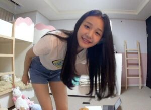 Pharita (BABYMONSTER) Height, Weight, Age, Family, Facts