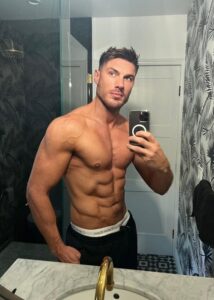 Chris Appleton Height, Weight, Age, Boyfriend, Facts, Biography