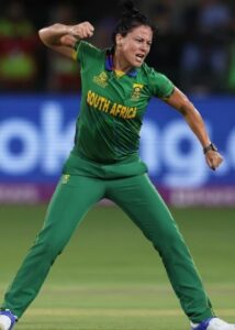 Marizanne Kapp Height, Weight, Spouse, Education, Biography